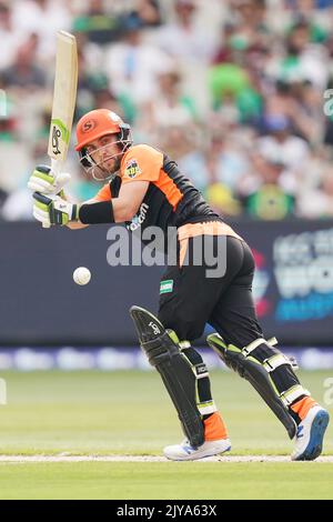 Josh Inglis of the Scorchers bats during the Big Bash League (BBL ...