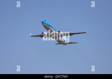 PH-BXR KLM Royal Dutch Airlines Boeing 737-9K2 departing from Amsterdam ...