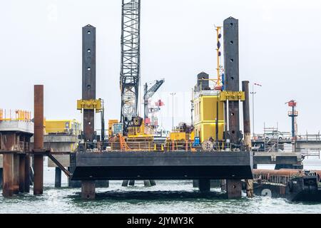 Wilhelmshaven, Germany. 08th Sep, 2022. Construction work is taking ...