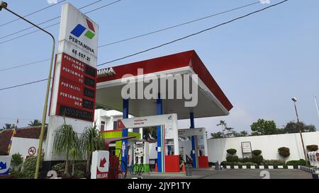 Sign and price list of Pertamina petrol station in Semarang regency ...