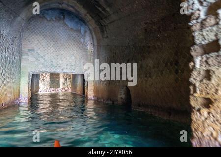 Kayak tour in Naples - palazzo degli spiriti, marechiaro Stock Photo ...