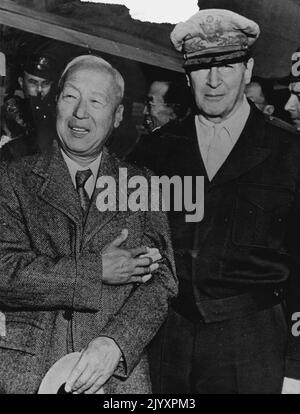 Syngman Rhee (right), President of the Republic of Korea, thanks Major ...