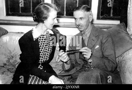 General Percival Back In England - Singapore Commander Rests at ...