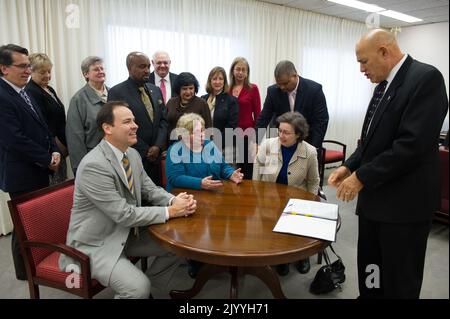 Tri-party HUD inter-office Service Level Agreement (SLA) signing ...