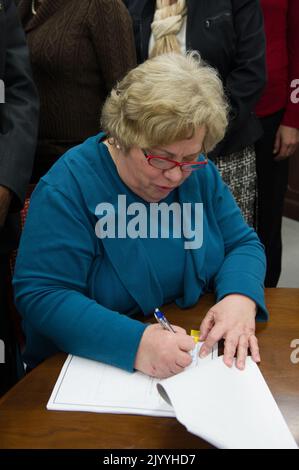 Tri-party HUD inter-office Service Level Agreement (SLA) signing ...