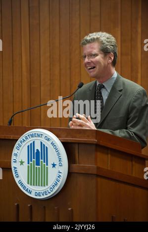 Swearing-in ceremony, with Secretary Shaun Donovan, for group of senior ...