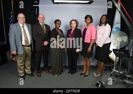 Group portrait}: Tracey Dunn with Congressional Relations Staff ...