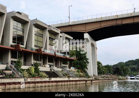 4 Eleven River townhouse complex on Rocky River across from Emerald ...