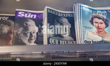 Ashford, Kent, UK. 9th Sep, 2022. A collection of uk press national ...