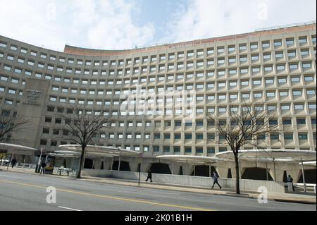 HUD headquarters: exterior views of Robert C. Weaver Federal Building ...