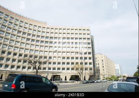 HUD headquarters: exterior views of Robert C. Weaver Federal Building ...