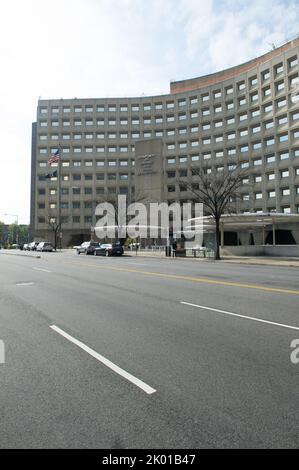 HUD headquarters: exterior views of Robert C. Weaver Federal Building ...