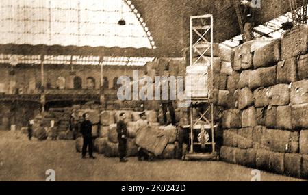 WWI - Wartime munitions and supplies - Inside the packing room at an ...