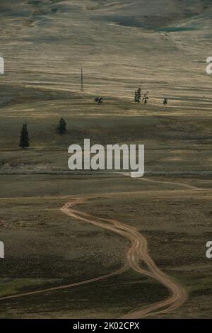 View of the Kurai steppes on Chuisky Trakt in the Altai Mountains Stock ...