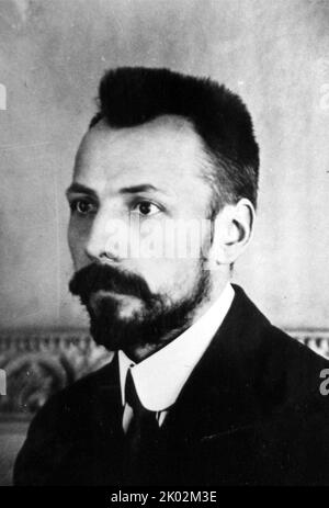 Vincas Mickevicius (Mickiewicz), known under his pen name Kapsukas ...