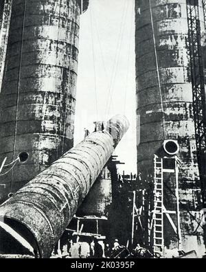 Soviet Russian construction workers building Magnitogorsk Iron and ...