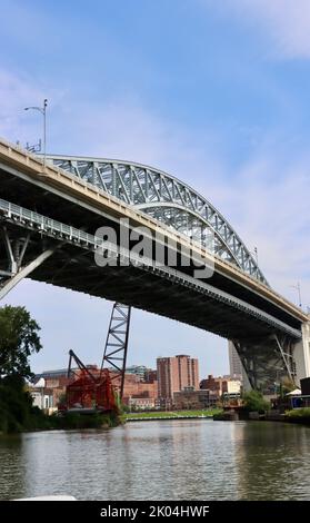 The Veterans Memorial Bridge, a high level compression arch suspended ...