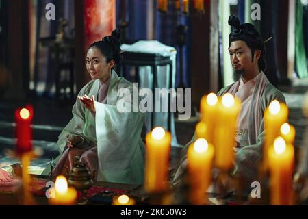 ALIENOID, (aka OEGYE+IN 1BU), Korean poster, top: RYU Jun-Yeol; below ...