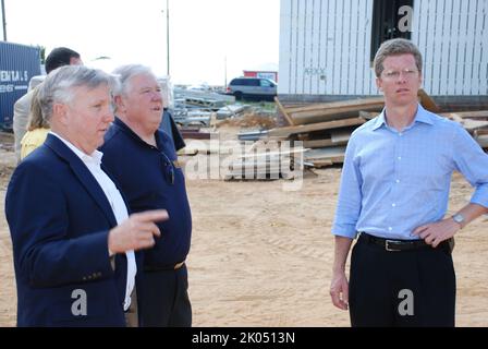 Secretary Shaun Donovan in Mississippi with Governor Haley Barbour on ...