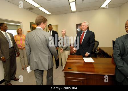 290407 - Sec Donovan Visits FHA Stock Photo - Alamy