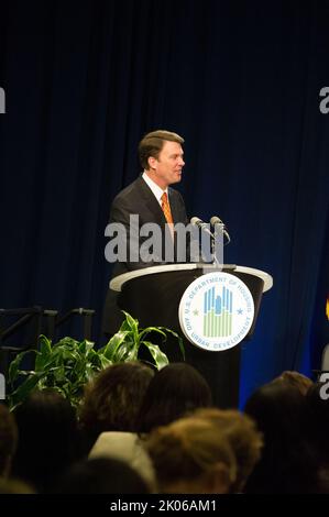 Presentation at HUD headquarters on federal government hiring reform ...