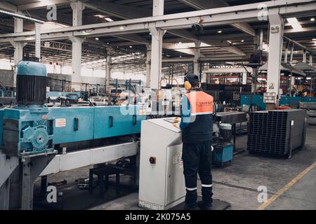 iron rack factory Stock Photo - Alamy