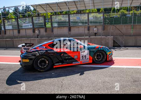 Porsche Cayman GT4 MR, Clubsport, 24h Nuerburgring race track, 24 hours ...