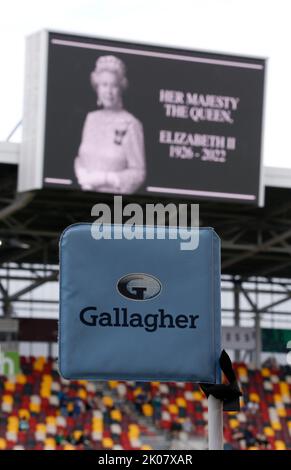 LED screen displaying a commemorative message following the death of ...