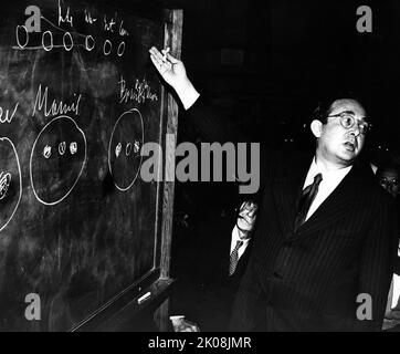 Leo Szilard (1898 - 1964) Hungarian-American physicist and inventor. He ...