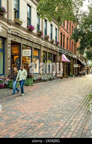Street scene, Hyman Avenue Mall, Aspen, Colorado USA Stock Photo - Alamy