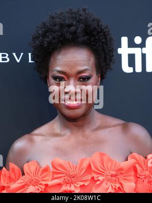 Viola Davis arriving to "The Woman King" premiere during the 2022 ...
