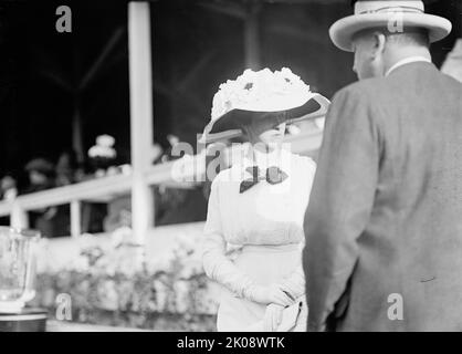 Elkins, Katharine; Mrs. William F. Hitt - Horse Show, 1912 Stock Photo ...
