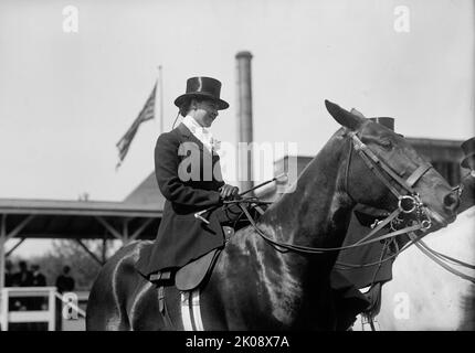 Elkins, Katharine; Mrs. William F. Hitt - Horse Show, 1912 Stock Photo ...