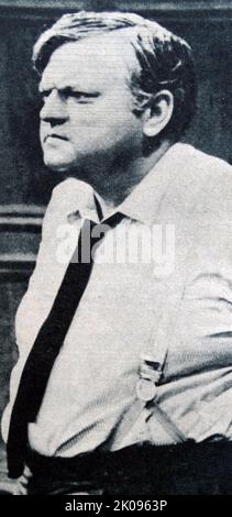 Orson Welles screen and radio actor and producer, with his wife ...