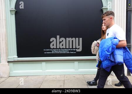 Fortnum and Mason windows blacked out following the death of Queen ...