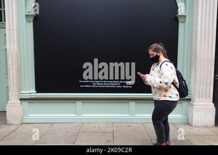 Fortnum and Mason windows blacked out following the death of Queen ...