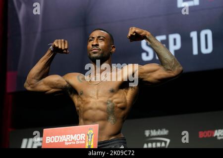 LAS VEGAS, NV - September 9: Jamie Pickett steps on the scale for the ...