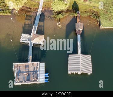 Floating boat docks with upper deck Stock Photo - Alamy