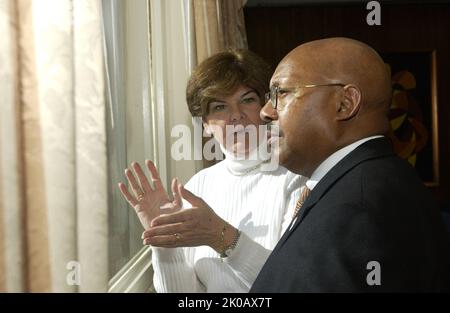 Secretary Alphonso Jackson with ABC's Ann Compton - Secretary Alphonso ...