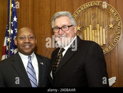 Secretary Alphonso Jackson with J. Kim Tucci - Secretary Alphonso ...