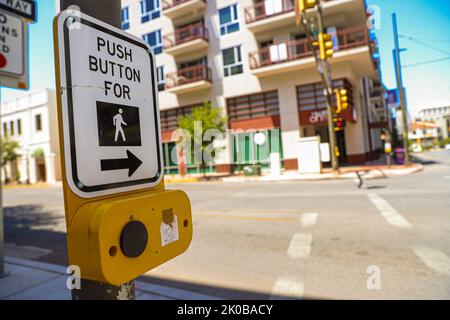 Botón, botón road signage, stop signs, traffic lights, roads ...