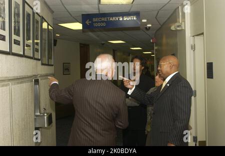 Secretary Alphonso Jackson with Anthony and Mary Anne Sansone ...