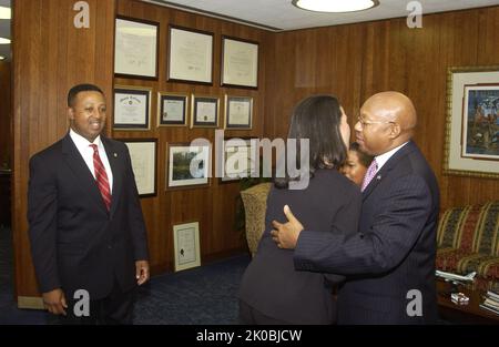 Secretary Alphonso Jackson with Ernest Parker. Secretary Alphonso ...
