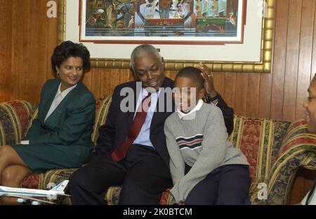Secretary Alphonso Jackson with Ken Glover and Family. Secretary ...