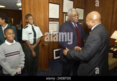 Secretary Alphonso Jackson with Ken Glover and Family. Secretary ...