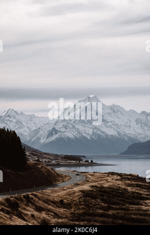 Highway leading to Mount Cook, Aoraki Mount Cook National Park, South ...