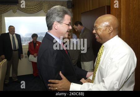 Acting Secretary Alphonso Jackson with Jeff Eubank. Acting Secretary ...