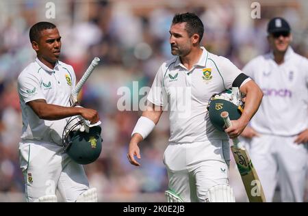 Dean Elgar and Keegan Petersen of South Africa touch gloves in the ...