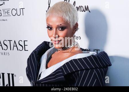 Doja Cat arrives at The Daily Front Row Fashion Media Awards Show at ...