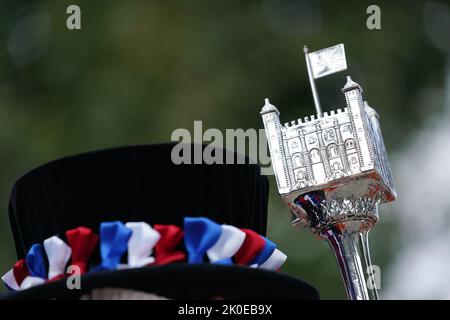 Chief yeomen warder Peter McGowran on Tower Green during an Accession ...